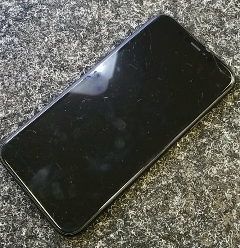 Apple iPhone Xr Unknown Battery/Cracked Screen 64GB Black ...