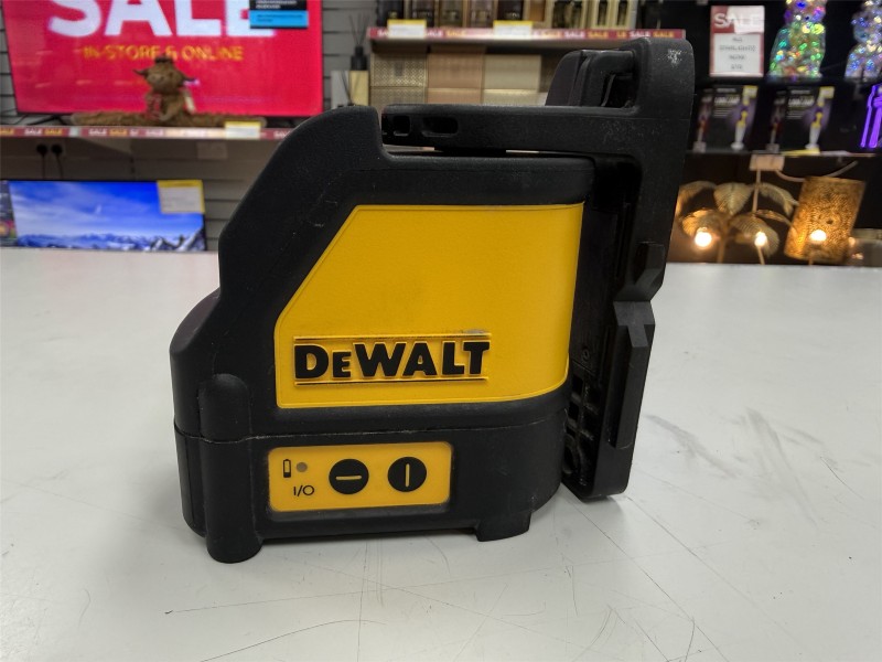 Dewalt Dw088 Laser Level (Red Laser) | 039600422680 | Cash Converters