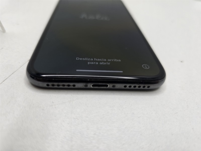 Apple iPhone X 64GB Open 74% Batt Black | 020400228076 | Cash Converters
