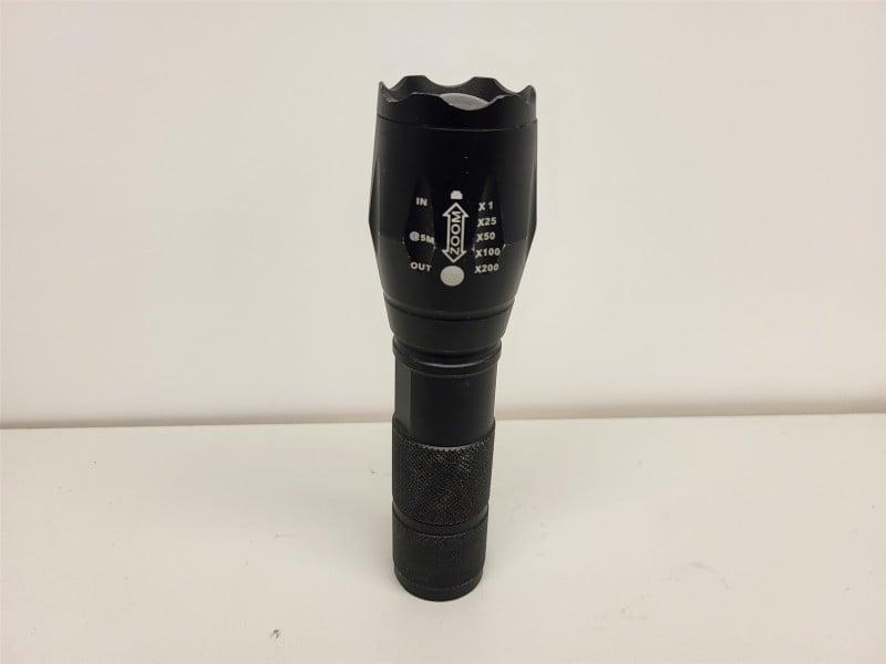 Zoom Battery Powered Led Torch. Black | 038600328384 | Cash Converters