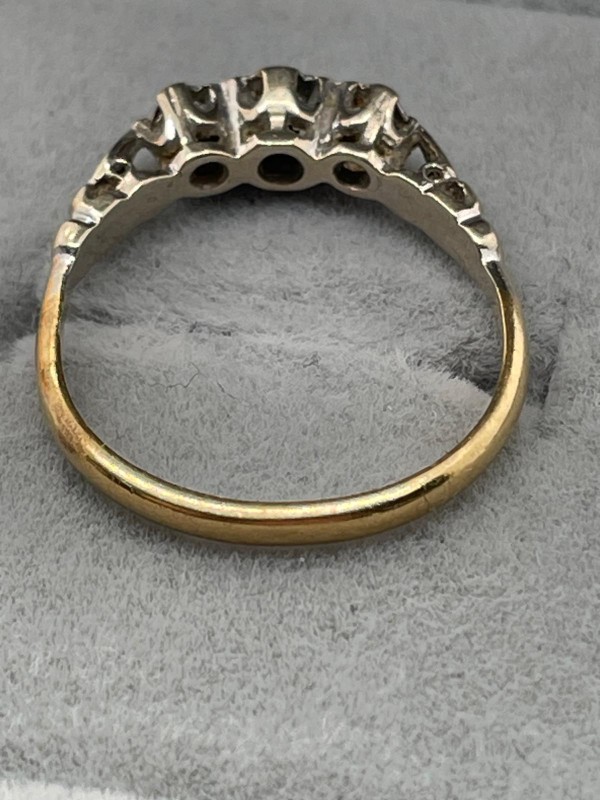 18ct Metal Ladies Diamond Ring Size L | 035400175062 | Cash Converters