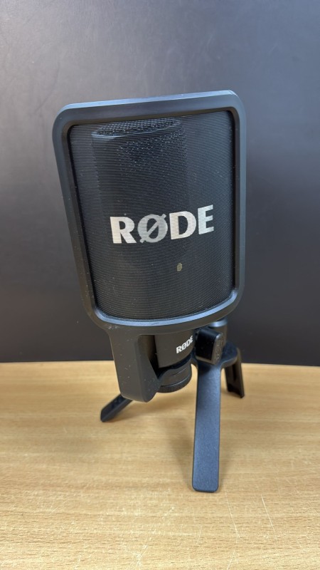 Rode, Usb Microphone + Pop Shield, Ringmount And Tripod, Blue ...