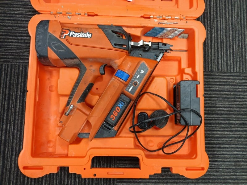Paslode Paslode 360Xi Nail Gun With Case 1 Battery | 016200275232 ...