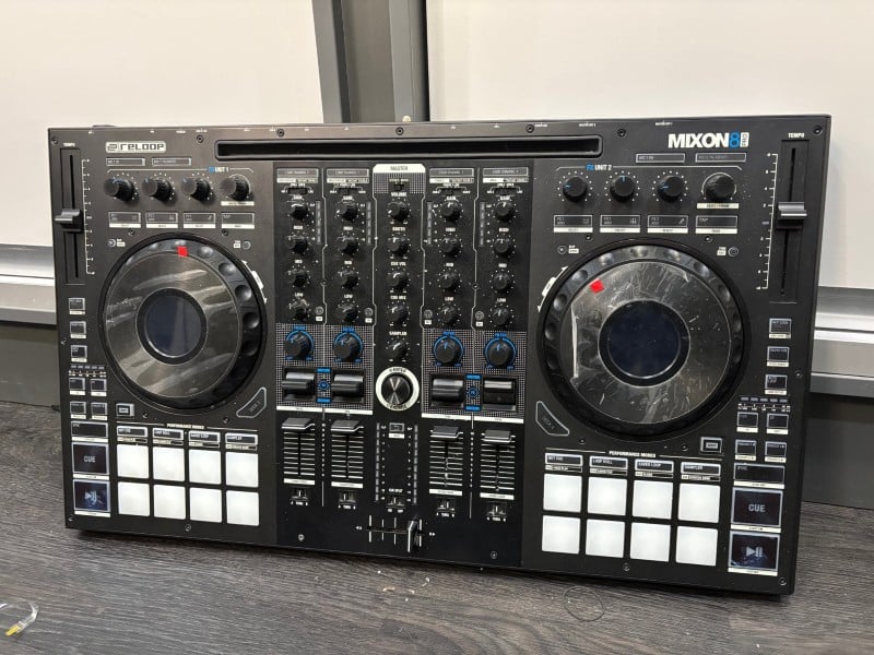 Reloop Mixon 8 Pro (Serato) | 031400135871 | Cash Converters