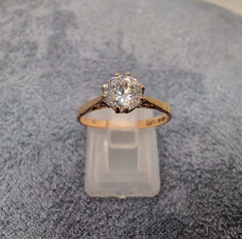 9ct White Stone Yellow Gold Ring SizeM | 048800216543 | Cash Converters