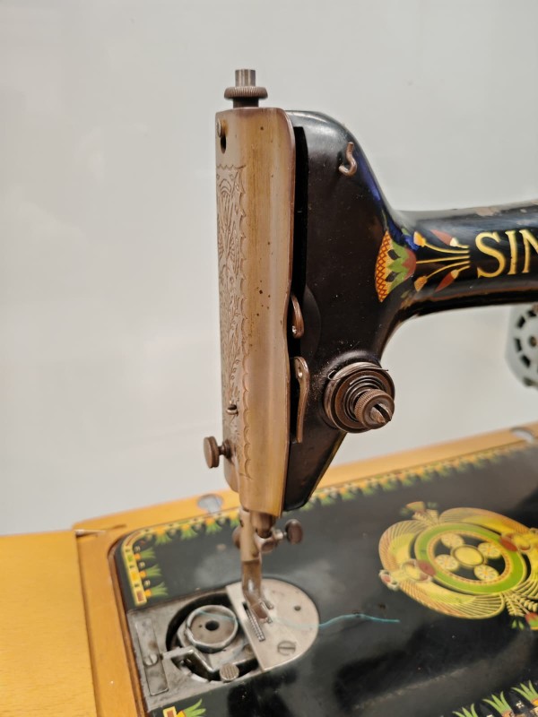 Singer Model 66 "Lotus" Black | 048800226935 | Cash Converters