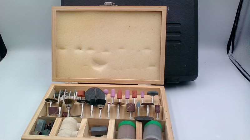 Champion 40 Pieces Rotary Toolkit Orange | 059200012116 | Cash Converters