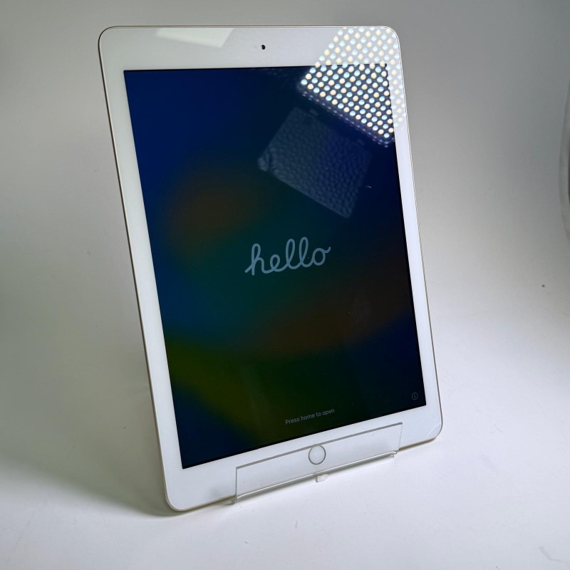 Apple iPad 5th Gen 5th Generation - A1822 - 128GB - 89% Battery Health ...