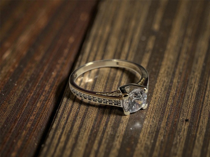 9ct Yellow Gold Ring With Stone Size K | 016300330395 | Cash Converters