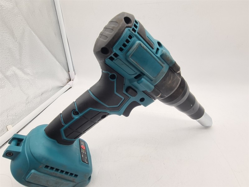 Non Makita Rivet Gun Black | 044400075739 | Cash Converters