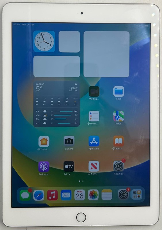 Apple iPad 5th Gen (A1822) 9.7" 128GB - Silver, Wifi 128GB ...