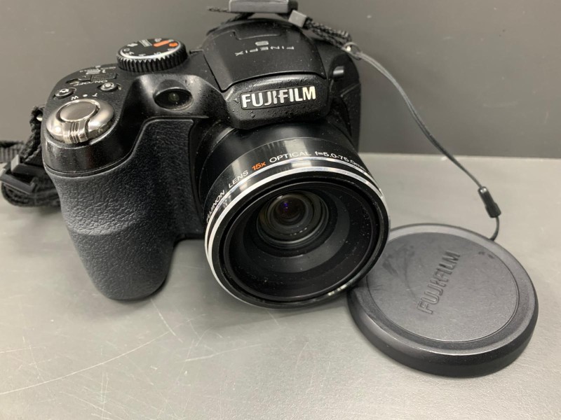 Fujifilm Finepix S1600 Black | 031200134928 | Cash Converters