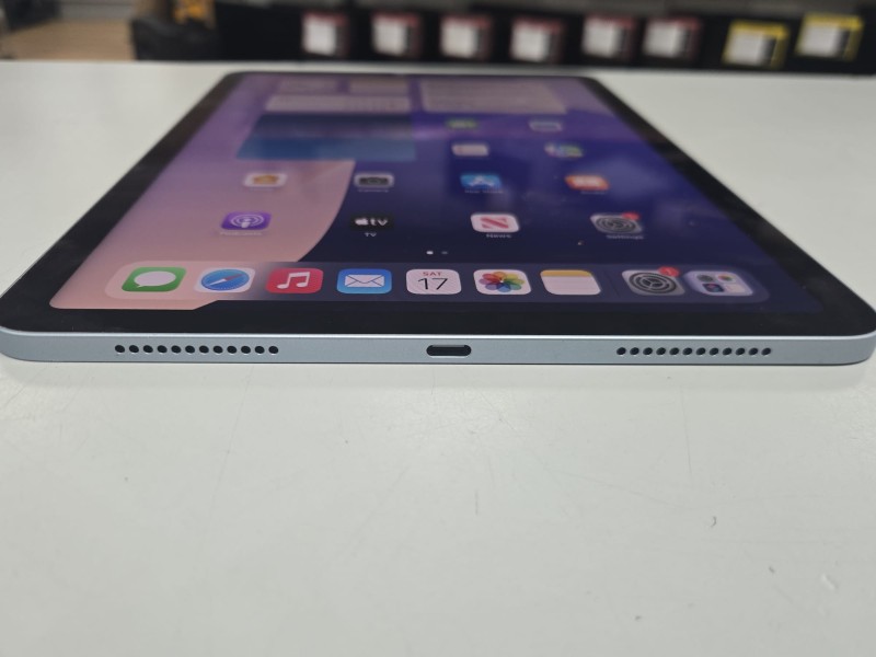 Apple iPad Air 11" (2025) A3266 128GB Blue | 022100356710 | Cash Converters