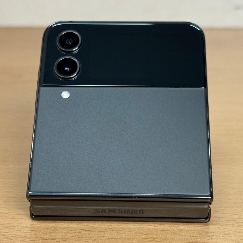 Samsung Galaxy Z Flip4 - 256GB - Unlocked Grey | 032100181558 | Cash ...