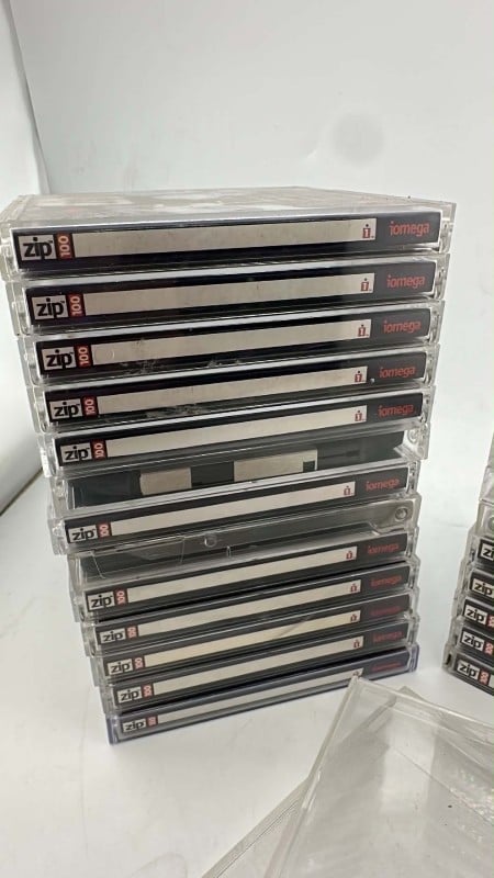 Computer Tower Unit Iomega Zip 100MB Disks ( 26 ) + 2X Jewel Cases ...