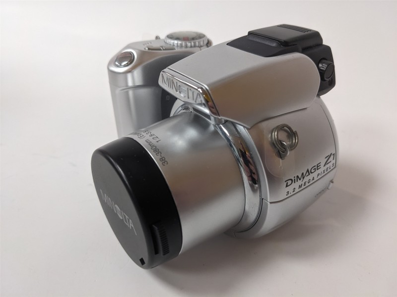 Konica Minolta Dimage Z1 Silver | 018100194530 | Cash Converters