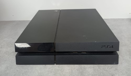 Playstation 4 - 500GB Playstation 4 Black | 016200239010 | Cash Converters