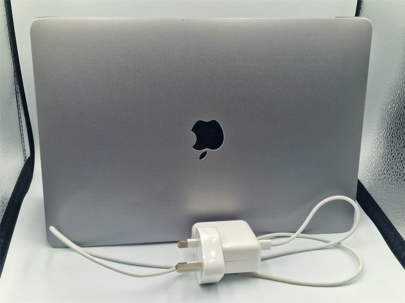 Apple Macbook Air 2018 A1932 Intel Core i5-8210Y @ 1.60GHz 8GB Silver ...