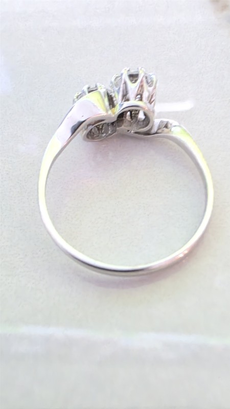 9ct Cz Stone White Gold Ladies Ring Size L | 057000061552 | Cash Converters