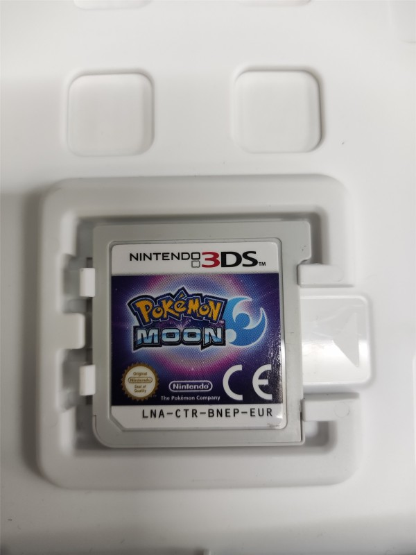 Pokemon Moon Bundle Nintendo DS | 035100215202 | Cash Converters