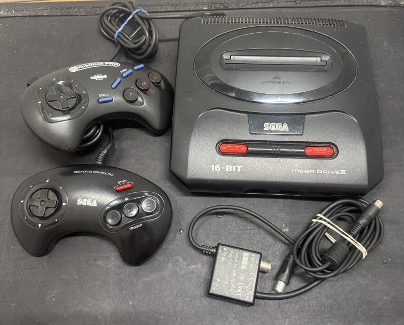 Sega Mega Drive II Black | 048500400485 | Cash Converters
