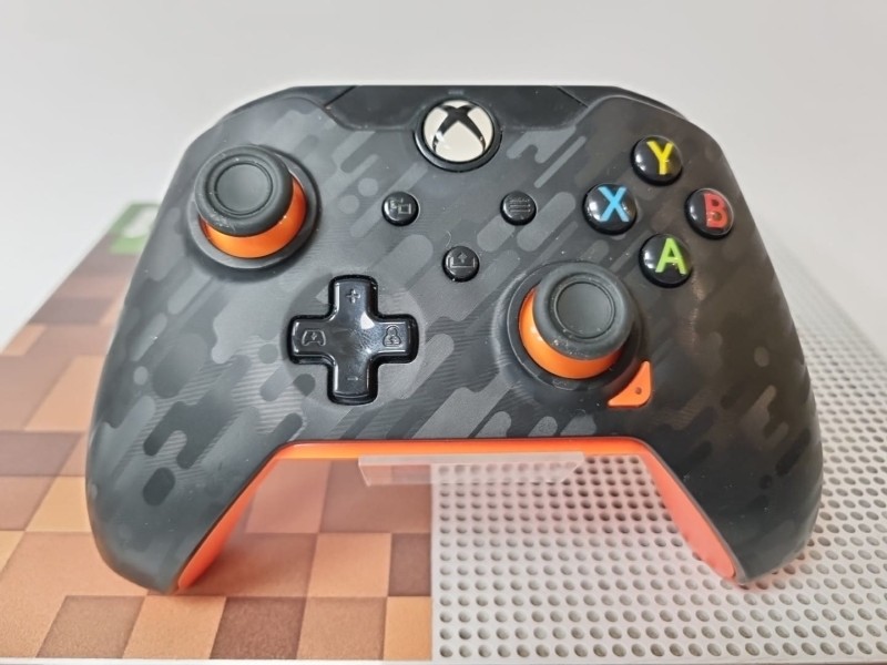 Xbox One S Console With Minecraft Stickers Xbox 360 S 500GB White ...