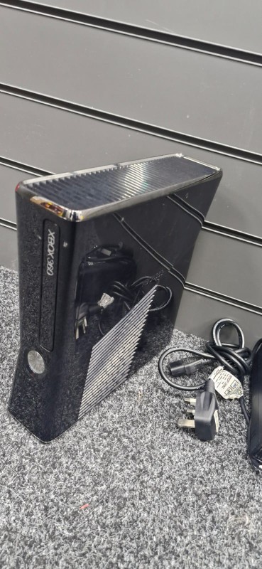 Xbox Xbox 360 S 250GB Black | 059500005424 | Cash Converters