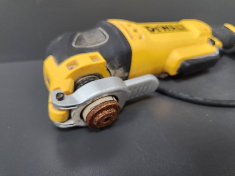 Dewalt Corded Multi Tool 300 Watt 240 Volt Yellow | 049500125752 | Cash ...