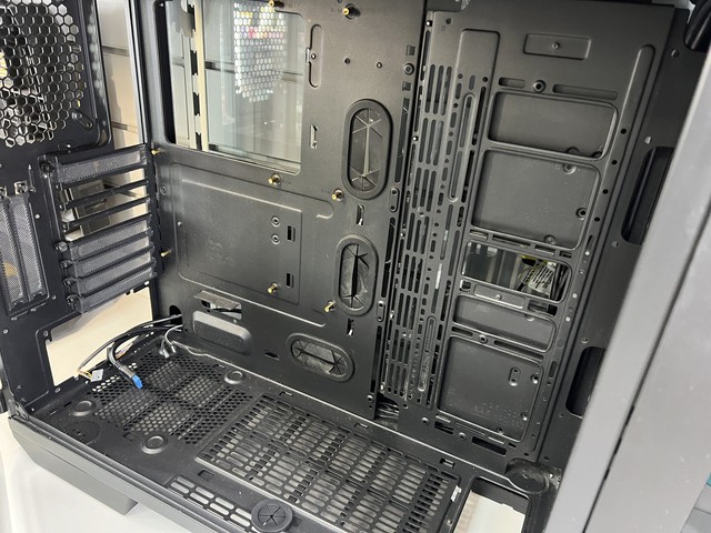 Tt Thermaltake View 71 T6 Rgb PC Case Black | 029500134175 | Cash ...