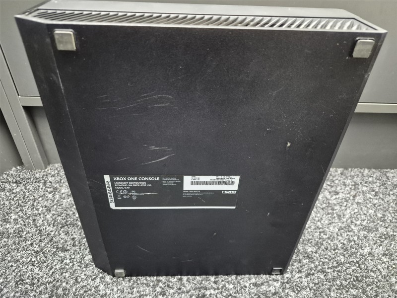 Xbox One 500GB Original (Body Only) Xbox One 500GB Black | 017900193260 ...