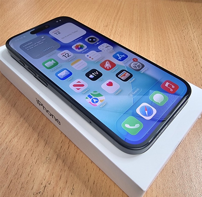 Apple iPhone 16 128GB ***Like New*** Black, Unlocked iPhone 16 128GB ...