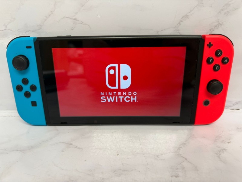 Nintendo Switch 32GB Black | 049100365789 | Cash Converters