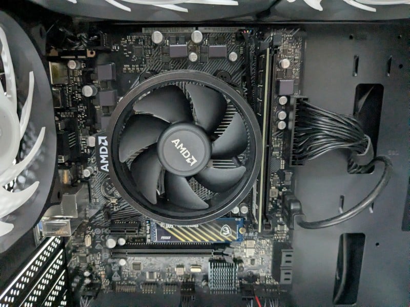 Custom Gaming PC AMD Ryzen 5 5600G / 8GB Ram / 512GB SSD Nvme / AMD ...