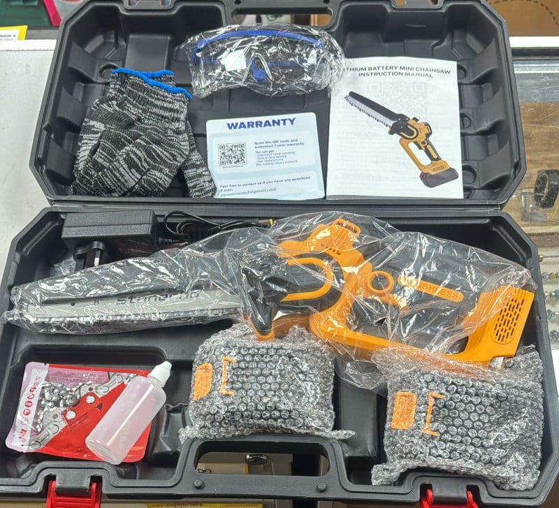 Chainsaw Stonecho Mini Chainsaw 8 Inch, 2X Battery | 034300182433 ...