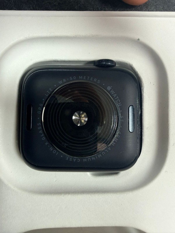 Apple Watch Se 2nd Gen, With Box And Charger Black | 016400351774 ...