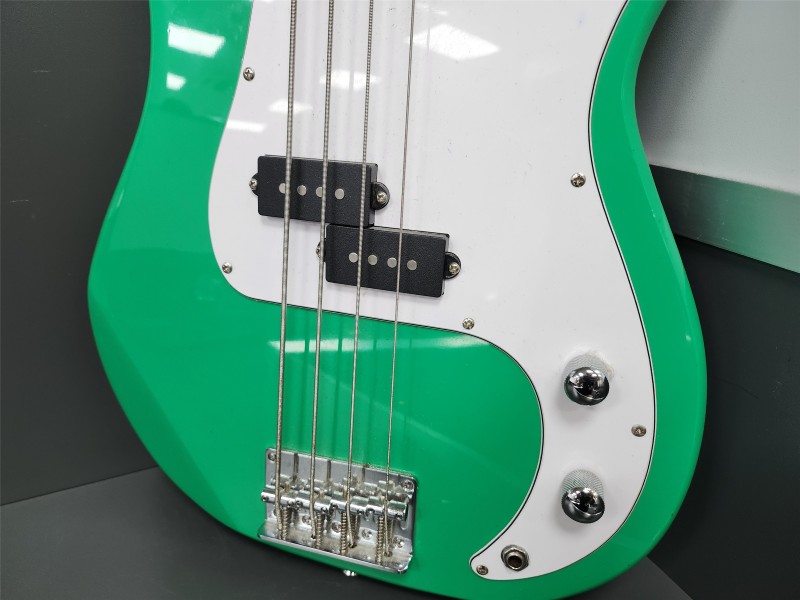 3rd Ave Bass Guitar Green | 049500131398 | Cash Converters