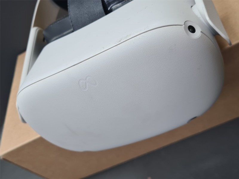 Occulus Quest 2 With Controllers, Cables And Box Black | 018000224069 ...