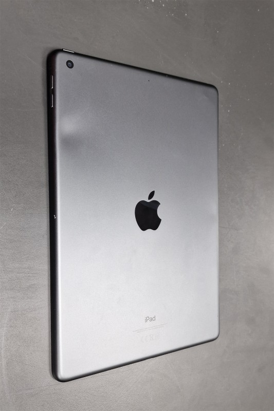 Apple iPad 7th Gen 32GB / Wi-Fi Grey | 017900195723 | Cash Converters