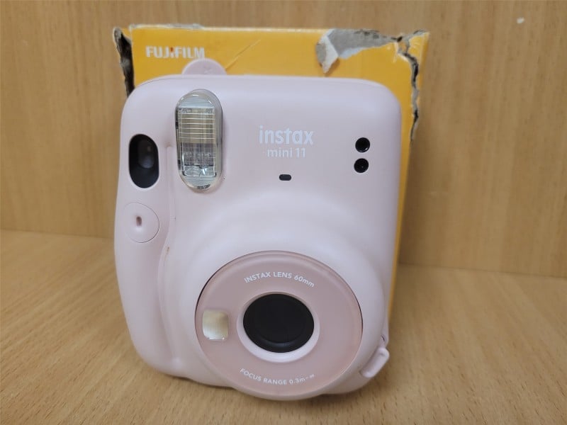 Instax Mini11 Pink | 021600157024 | Cash Converters