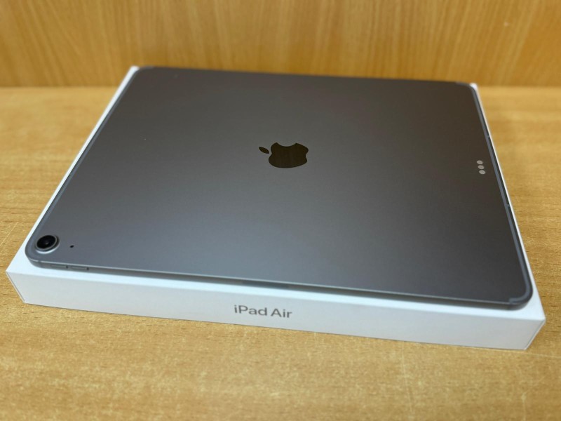 Apple iPad Air 13" M3 128GB Wi-Fi + Cellular Unlocked 100% Battery ...