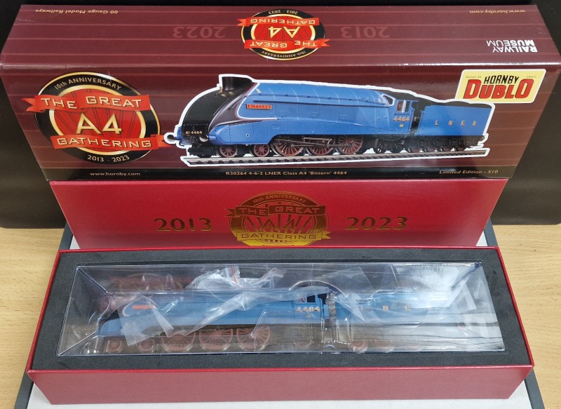 Hornby 00 Gauge - R30264 - Lner Class A4 'Bittern' Great Gathering (New ...