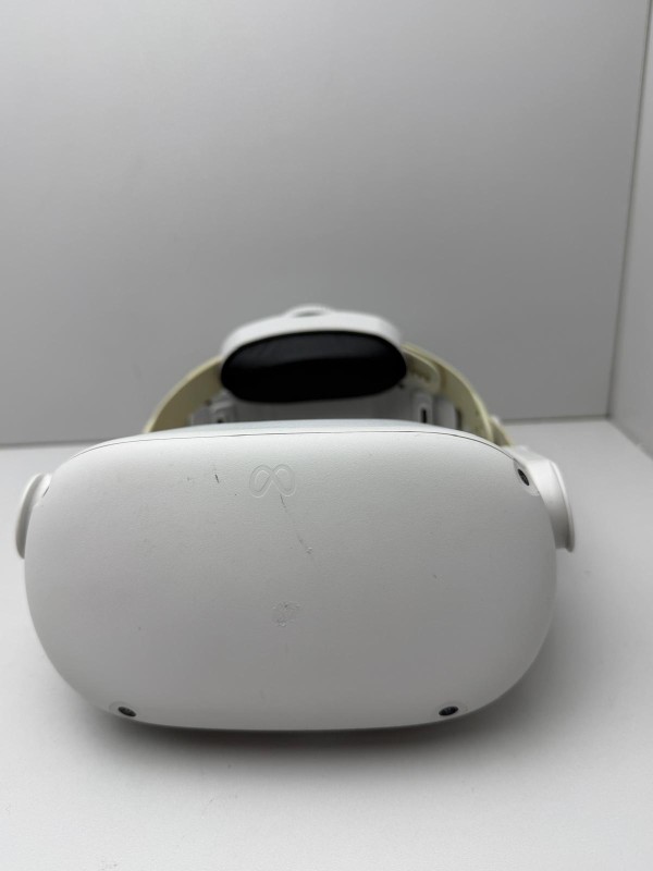 Meta Quest 2 With Extra Battery (Visor Felt Needs Replacing) White ...