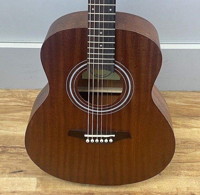 Acoustic Guitar Sapele Compact Guitar | 049100347153 | Cash Converters