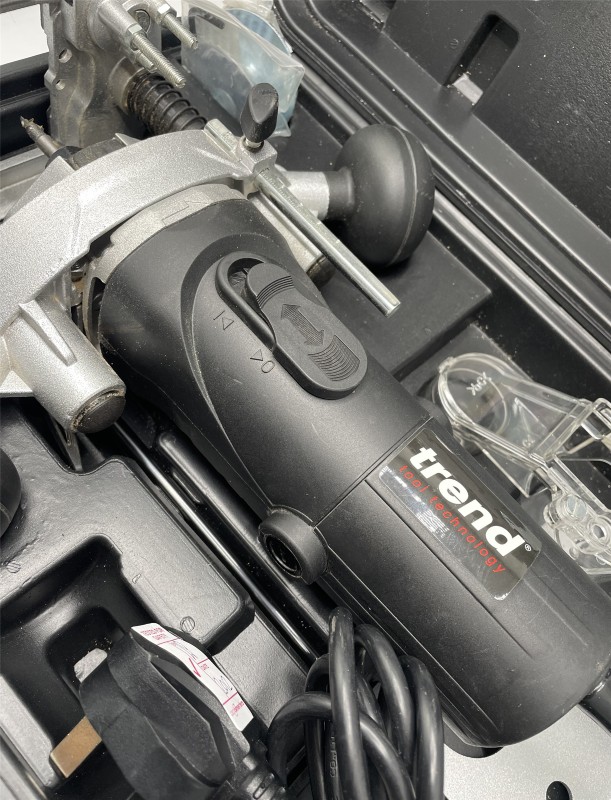 Trim Router (Trim Router) Trend, T4, Black | 027300097682 | Cash Converters