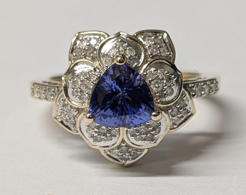 9ct 9Ct Yellow Gold Flower Ring W/ Purple & White Stones Yellow Gold ...