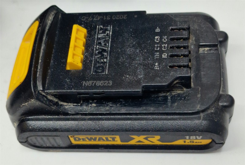 Dewalt Dch033 Sds Hammer Drill. With Charger Case 4.0Ah Battery And 1 ...