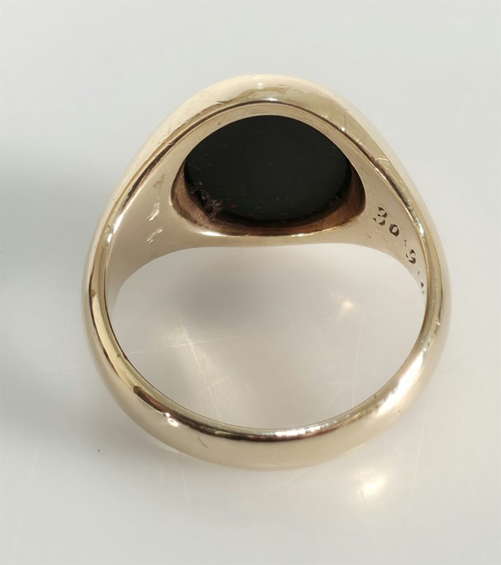 9Ct Yellow Gold Signet Blood Stone Ring Yellow Gold Unisex Ring Size P ...