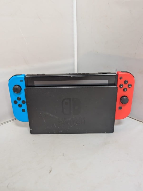 Nintendo Switch 32GB Black | 015400180907 | Cash Converters