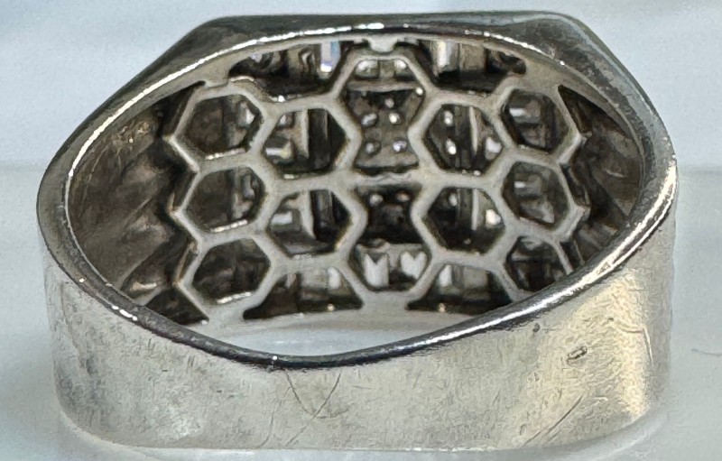 Square Pave' Signet Ring Silver Unisex Ring With Stone Size P | 046600087824 | Cash Converters