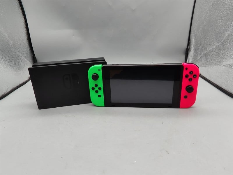 Nintendo Switch 32GB | 052700109570 | Cash Converters